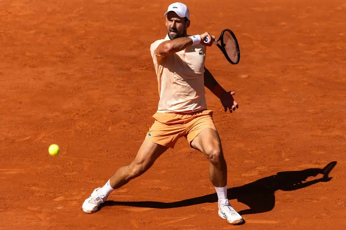 Djokovic supera Royer após luta intensa em condições extremas