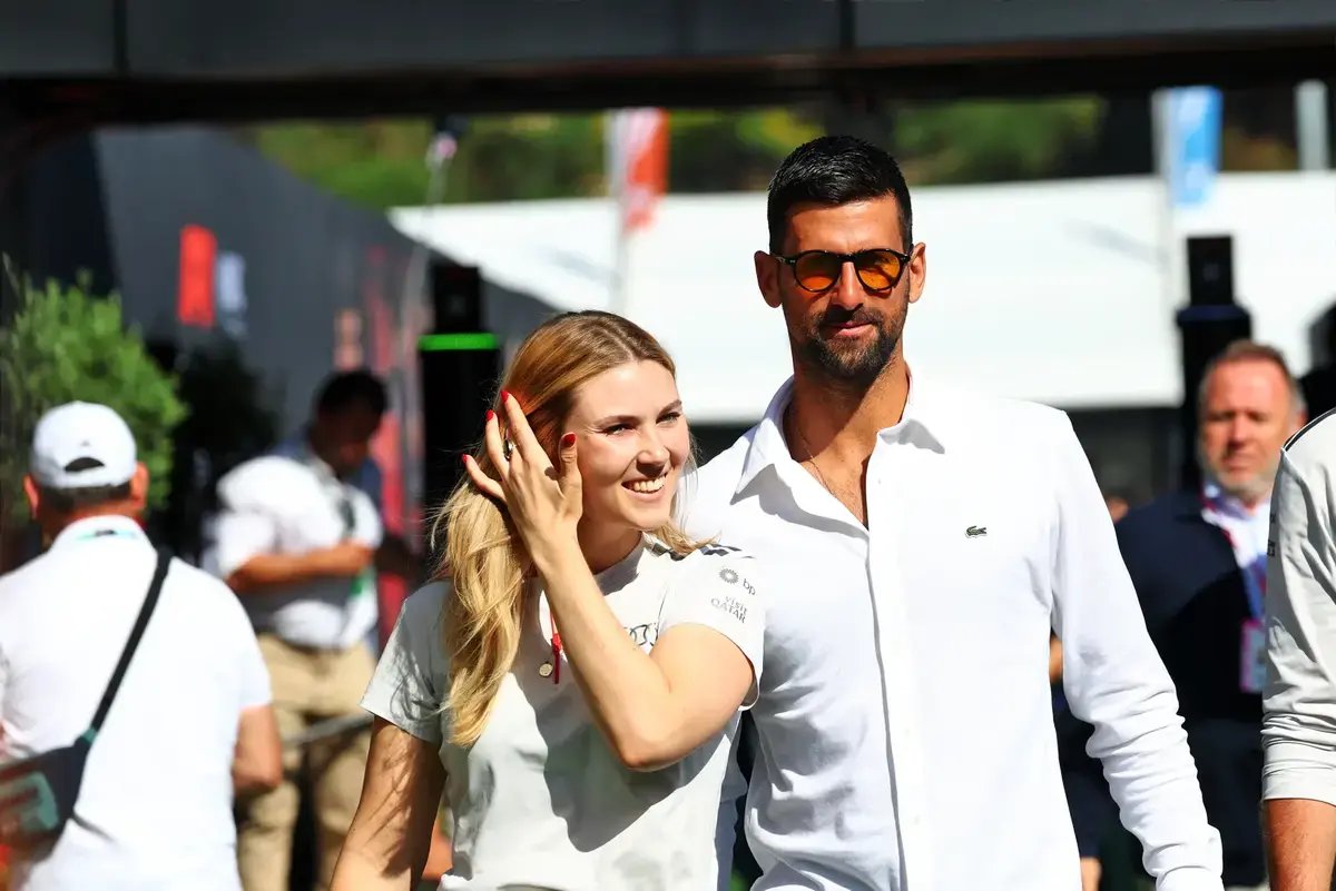Djokovic entra no paddock da F1 em barcelona após esquecer passe